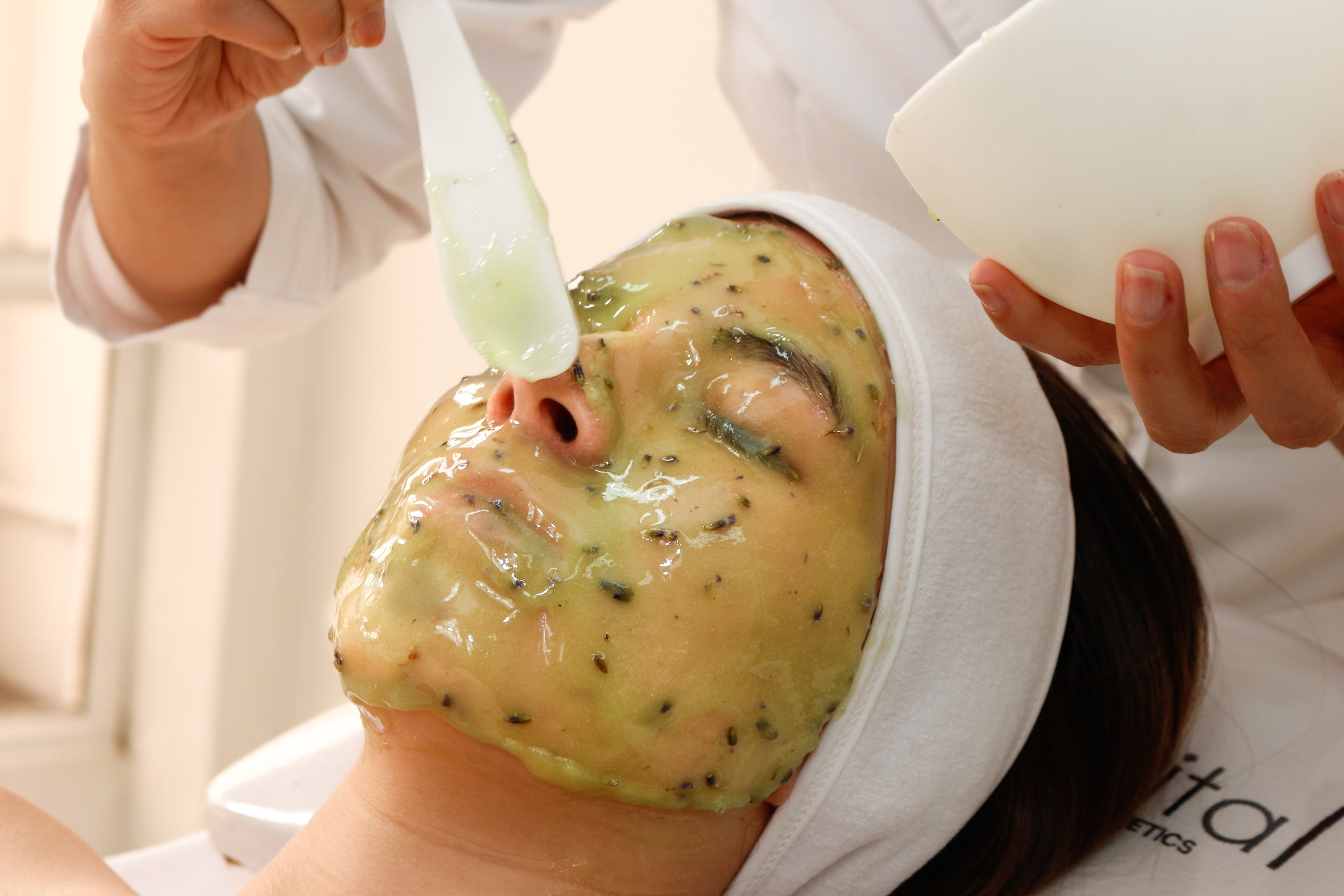 NEW HYDROJELLY® LED VIEW THROUGH THE MASK – esthemax Europa